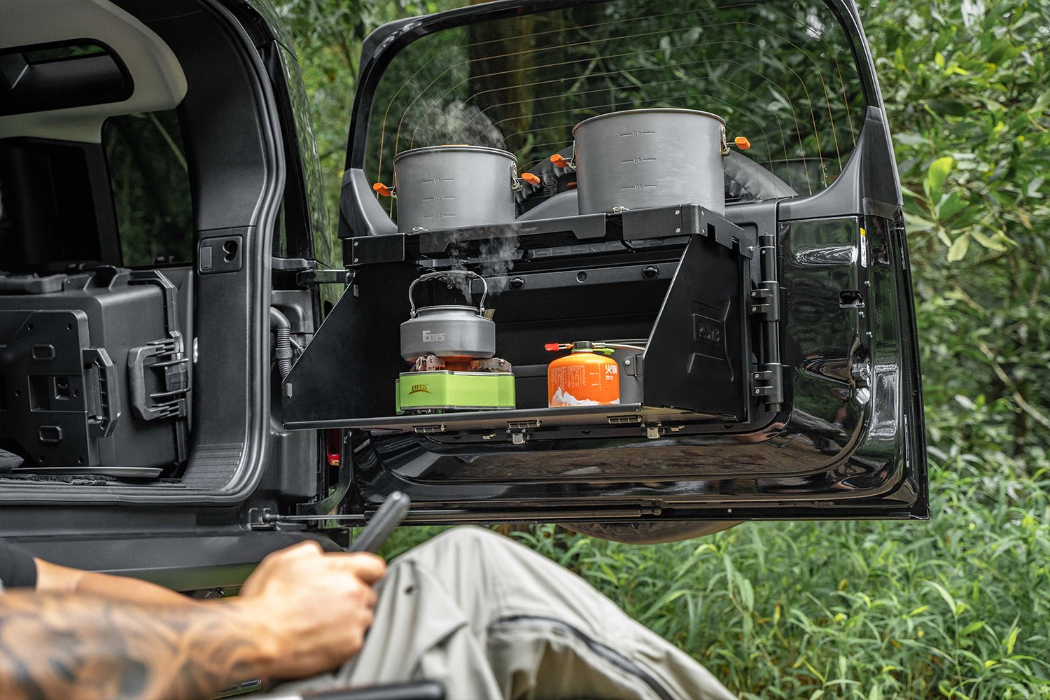 PLUMB TAILGATE MULTI-FUNCTION PLATFORM - Jaguar Land Rover Retrofit and ...