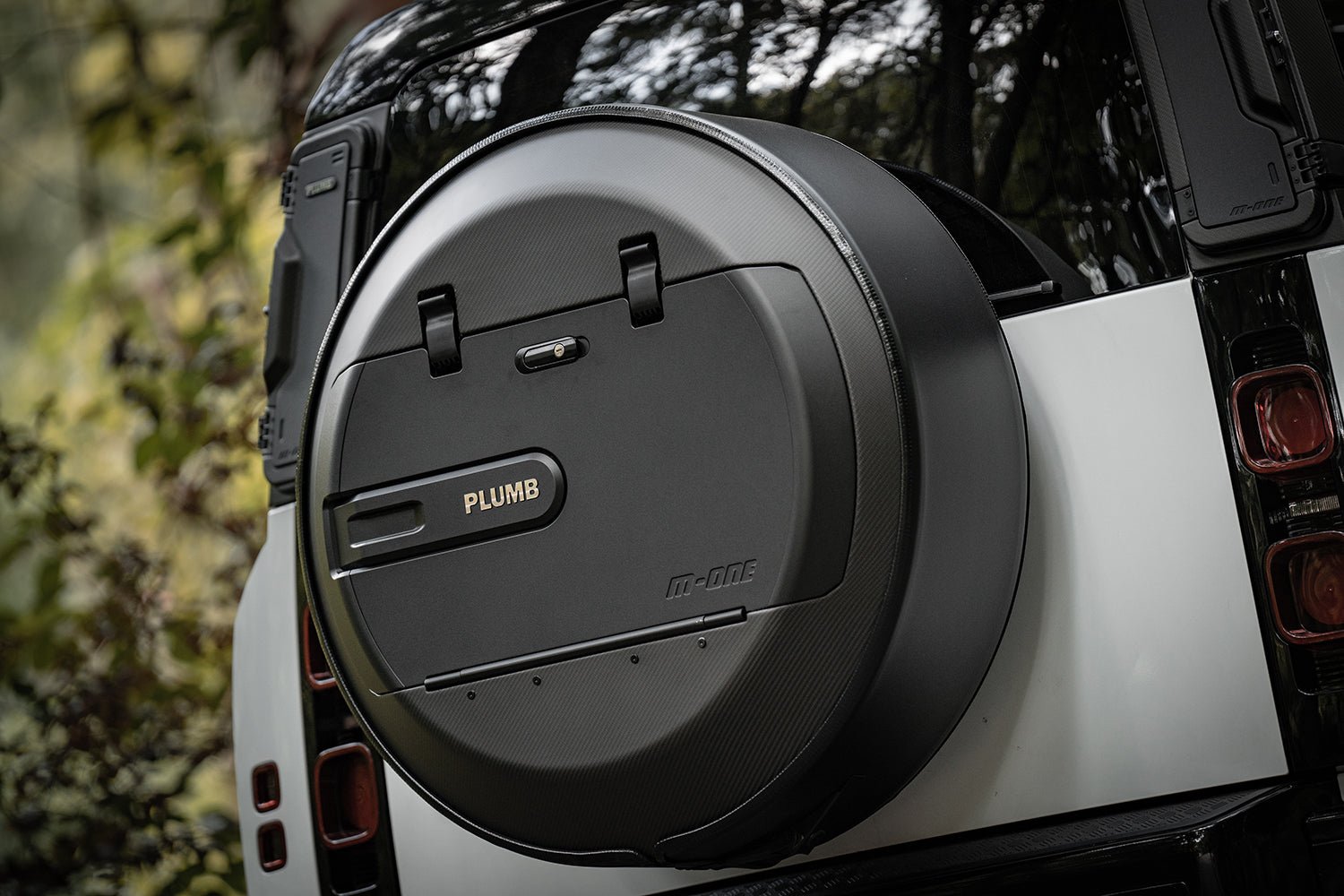 PLUMB Dry carbon multifunctional spare wheel kit - Jaguar Land Rover ...